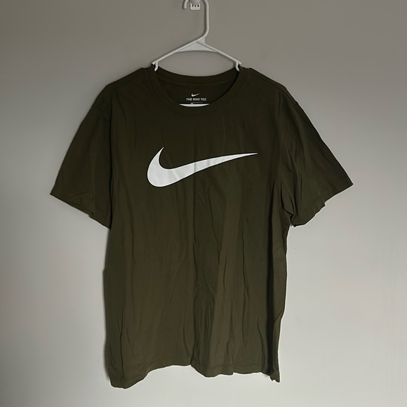 Nike | Shirts | Mens Green Nike Tee Shirt | Poshmark